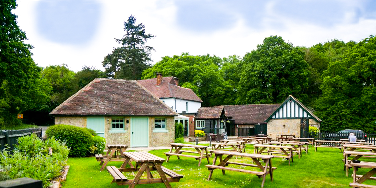 New Look & New Menu Makes The Cowdray Arms A Top Choice - RH Uncovered